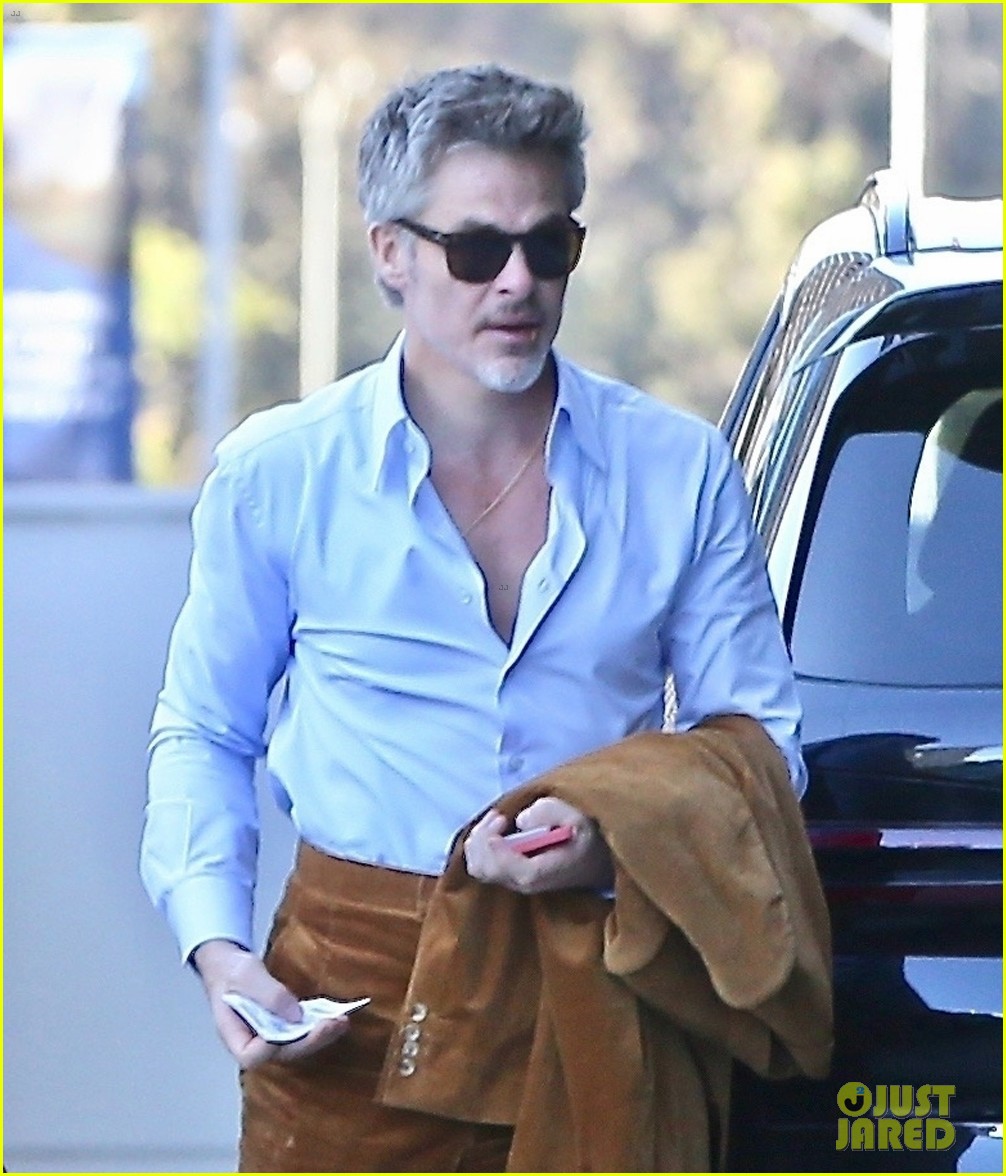 Chris Pine Looks Sharp Heading to Afternoon Meeting: Photo 5101331 ...