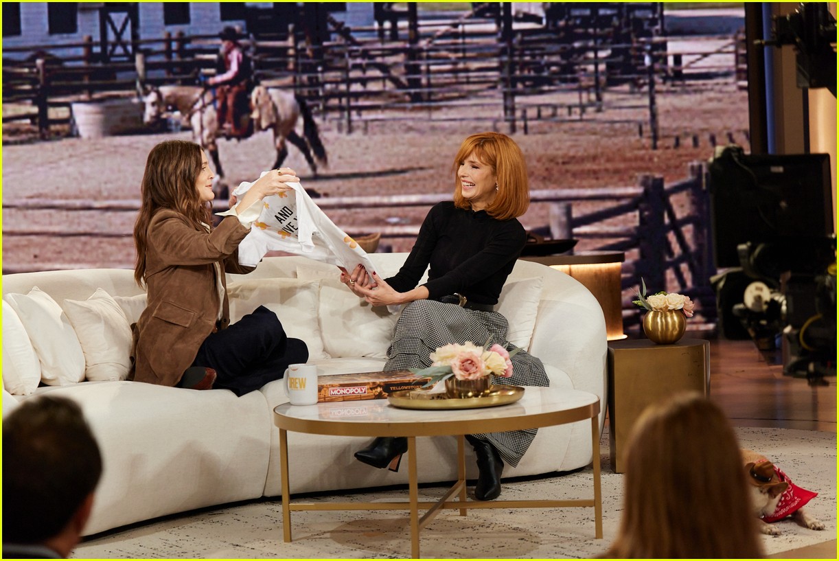 Yellowstone's Kelly Reilly Reveals How She Met Husband Kyle Baugher ...