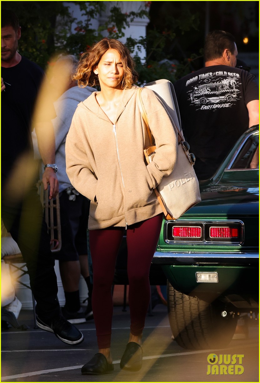 Chris Hemsworth, Halle Berry, & Mark Ruffalo Film Scenes for 'Crime 101 ...