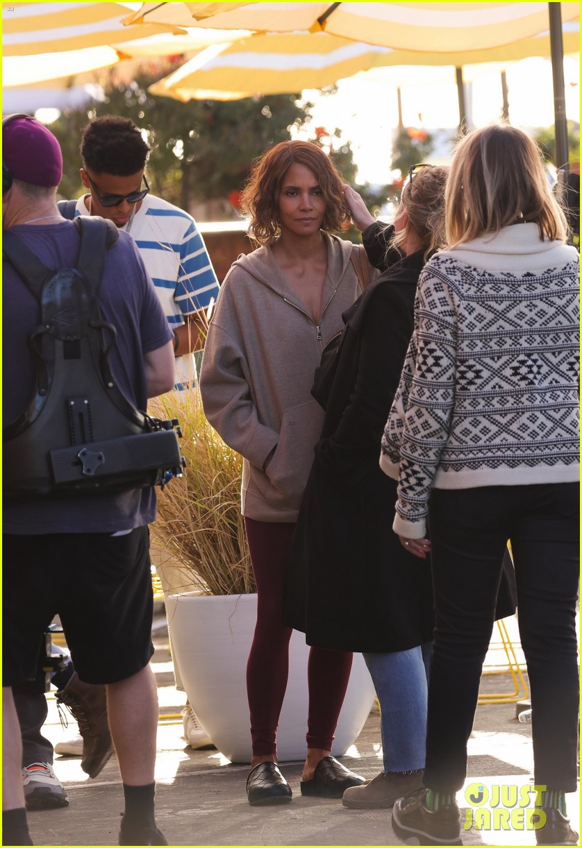 Chris Hemsworth, Halle Berry, & Mark Ruffalo Film Scenes for 'Crime 101 ...