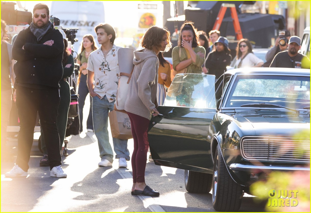 Chris Hemsworth, Halle Berry, & Mark Ruffalo Film Scenes for 'Crime 101 ...