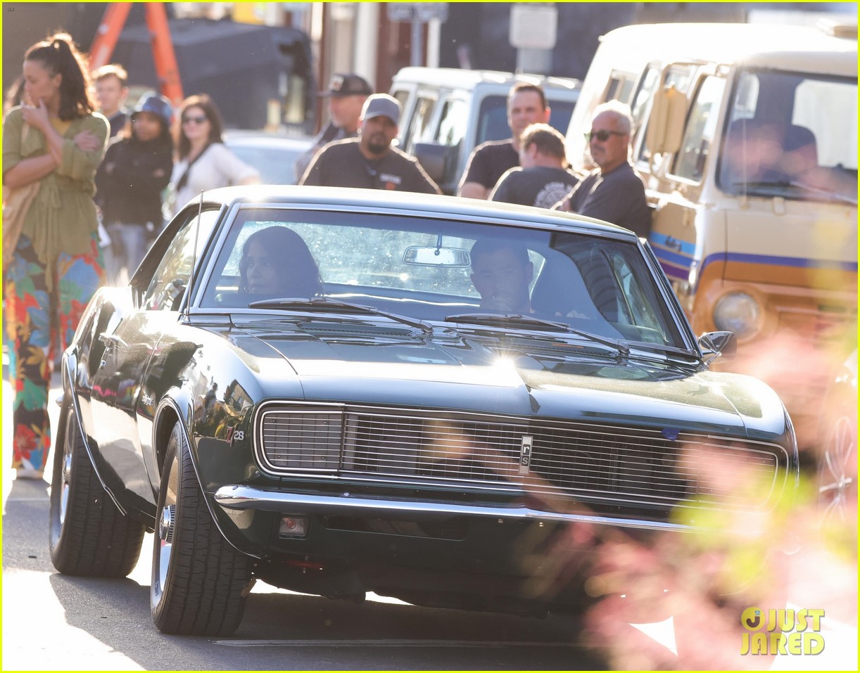 Chris Hemsworth, Halle Berry, & Mark Ruffalo Film Scenes for 'Crime 101 ...