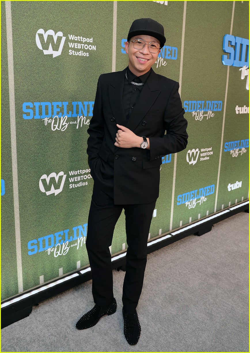 James Van Der Beek Premieres New Movie 'Sidelined: The QB & Me' With ...