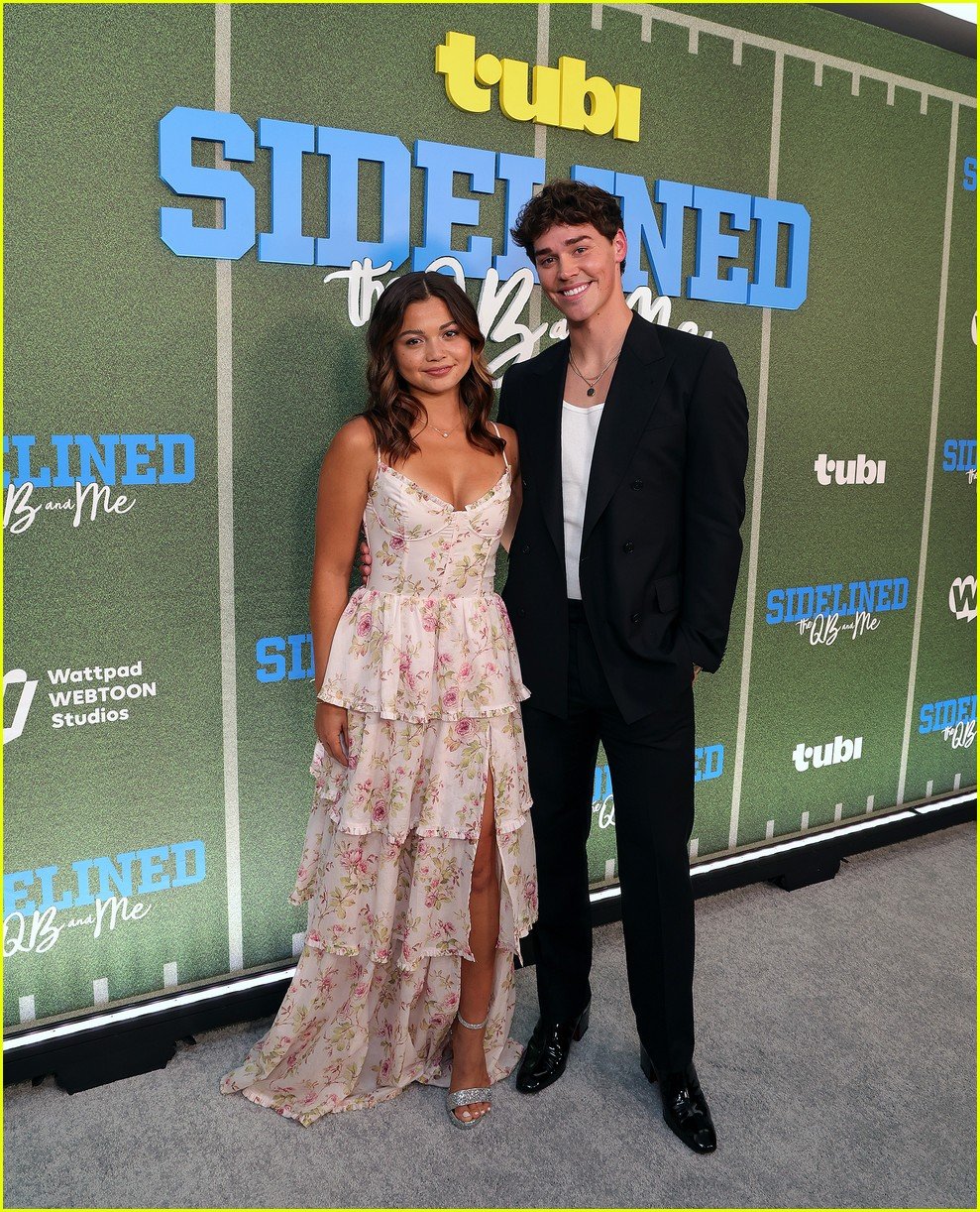 James Van Der Beek Premieres New Movie 'Sidelined: The QB & Me' With ...