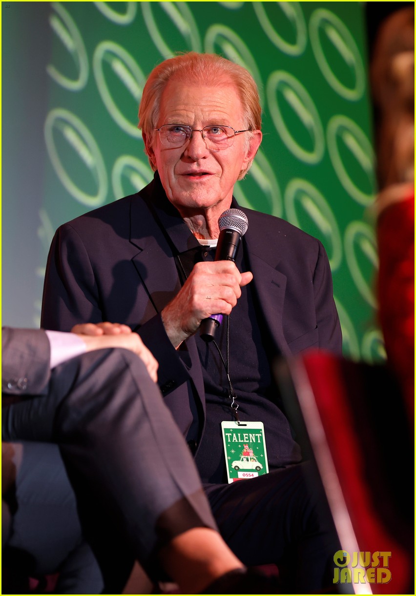 Tyler Hynes & Hunter King Get Support From Hallmark Stars & Kansas City ...