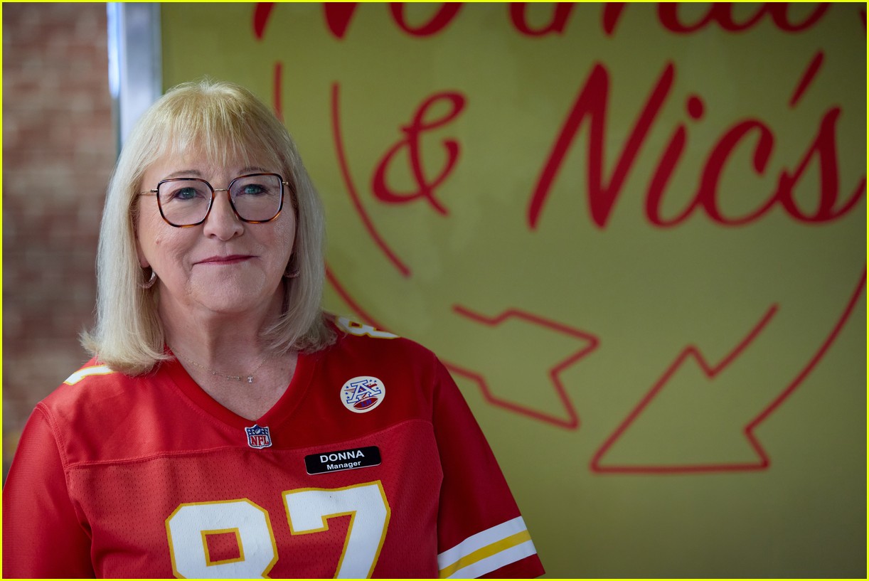 Hallmark Drops 'Holiday Touchdown' Trailer for Chiefs Christmas Movie ...