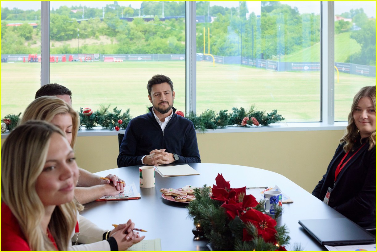 Hallmark Drops 'Holiday Touchdown' Trailer for Chiefs Christmas Movie ...