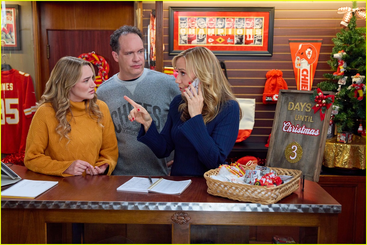 Hallmark Drops 'Holiday Touchdown' Trailer for Chiefs Christmas Movie ...