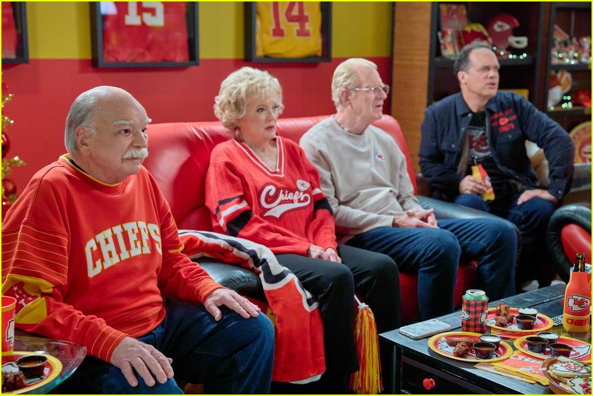 Hallmark Drops 'Holiday Touchdown' Trailer for Chiefs Christmas Movie ...
