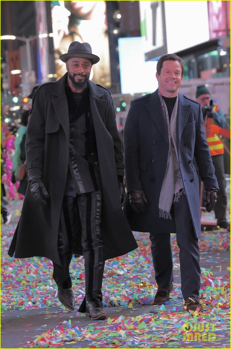 LaKeith Stanfield & Mark Wahlberg Film New Crime Thriller 'Play Dirty ...