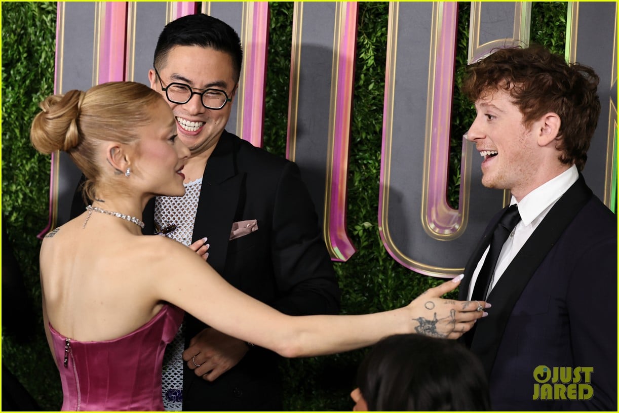 Ariana Grande & Boyfriend Ethan Slater Share Cute Moment on 'Wicked' NYC Red Carpet: Photo ...