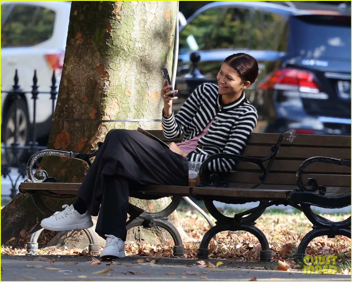 Zendaya Snaps Photos of Boyfriend Tom Holland During Day Out in Boston ...