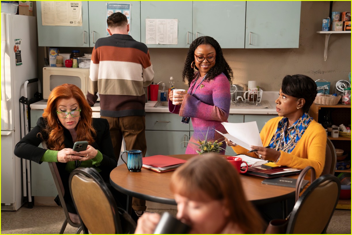 ABC Shares First Look Photos & Teaser Trailer for 'Abbott Elementary ...