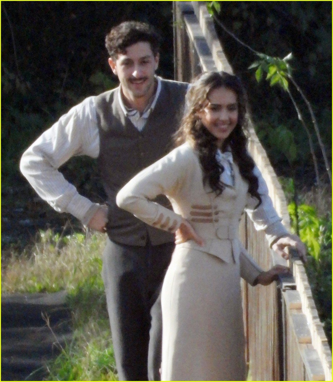 Jessica Alba Shares Passionate Kiss with Co-Star Lorenzo de Moor on ...