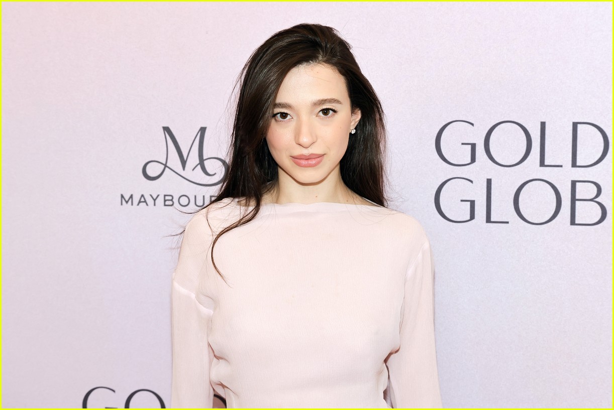 Watch Ariana Grande & Zoe Saldana Meet at Golden Globes Events After ...