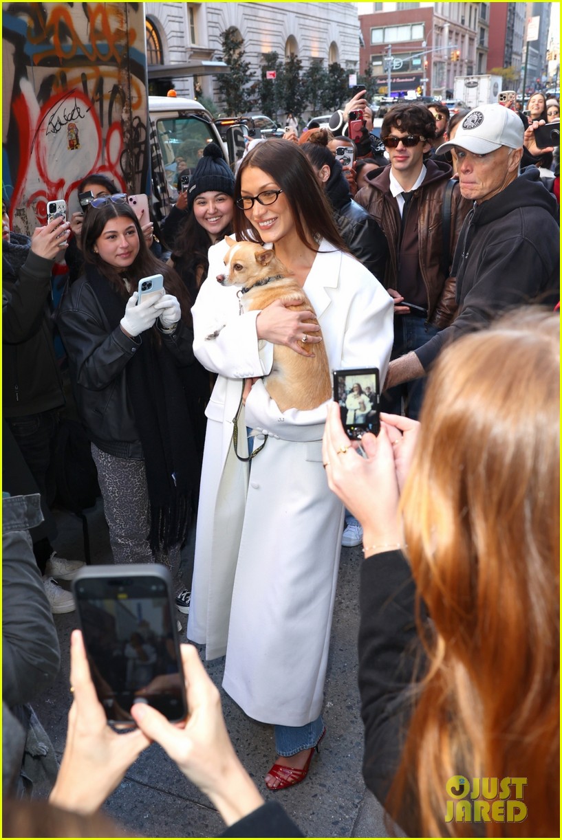 Bella Hadid Celebrates Opening of 'Orabella' Pop-Up Shop in NYC!: Photo ...