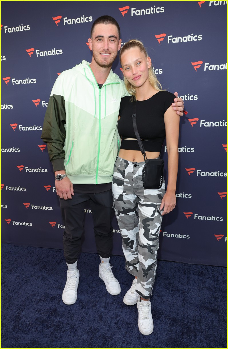 Cody Bellinger's Wife Chase Carter Once Dated His New Teammate ...