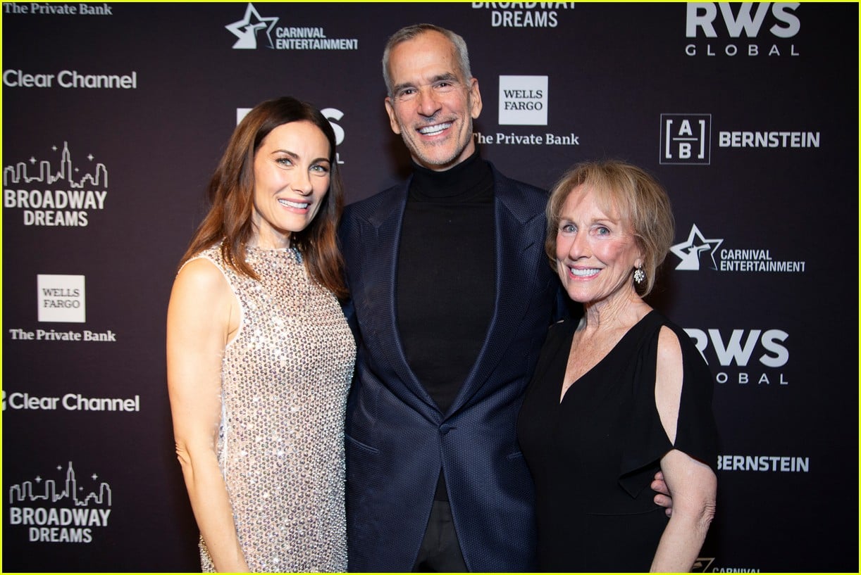 Laura Benanti Honored By Broadway Dreams for Being an Inspiration to ...