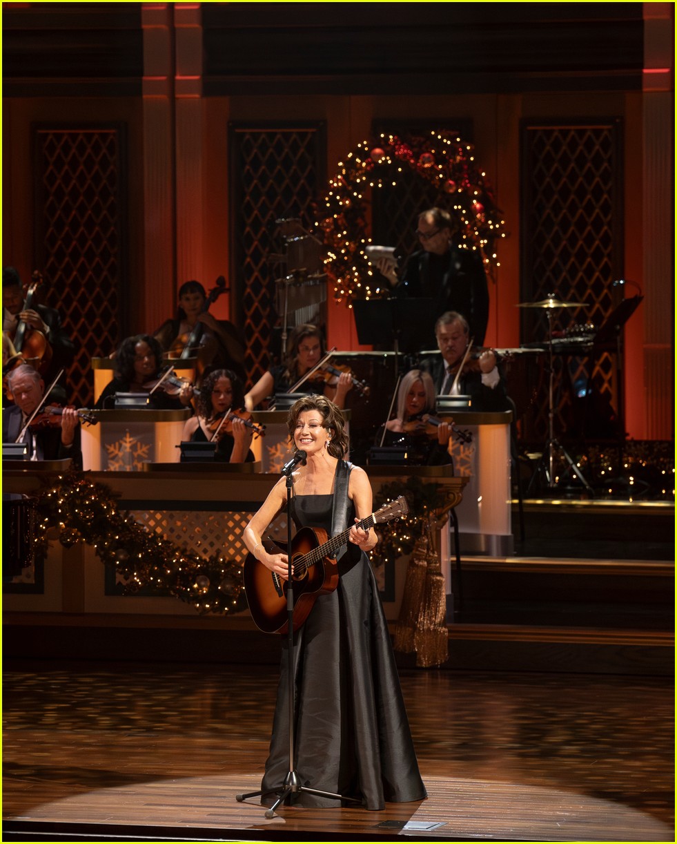 'CMA Country Christmas 2024' - Hosts, Performers & Song List Revealed ...