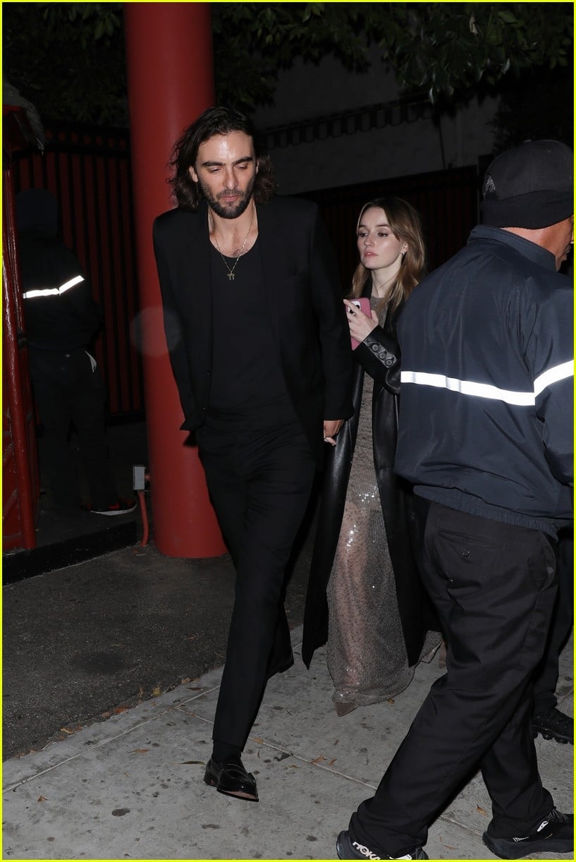 Kaitlyn Dever Sparks Dating Rumors with Ethan Dawes, Spotting Holding ...