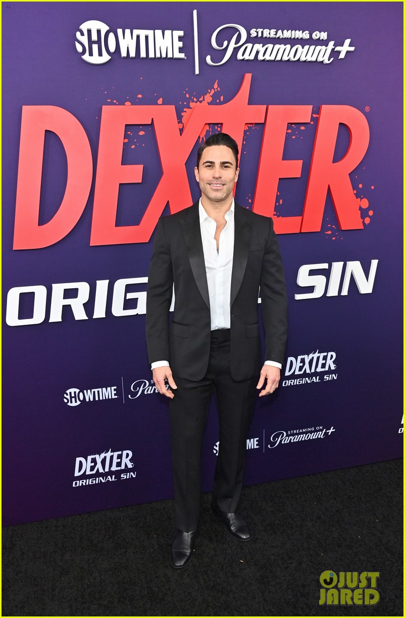 Sarah Michelle Gellar, Christian Slater, Patrick Gibson, & Michael C ...