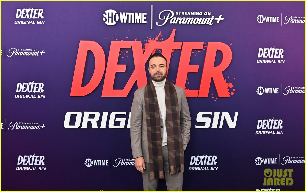 Sarah Michelle Gellar, Christian Slater, Patrick Gibson, & Michael C ...