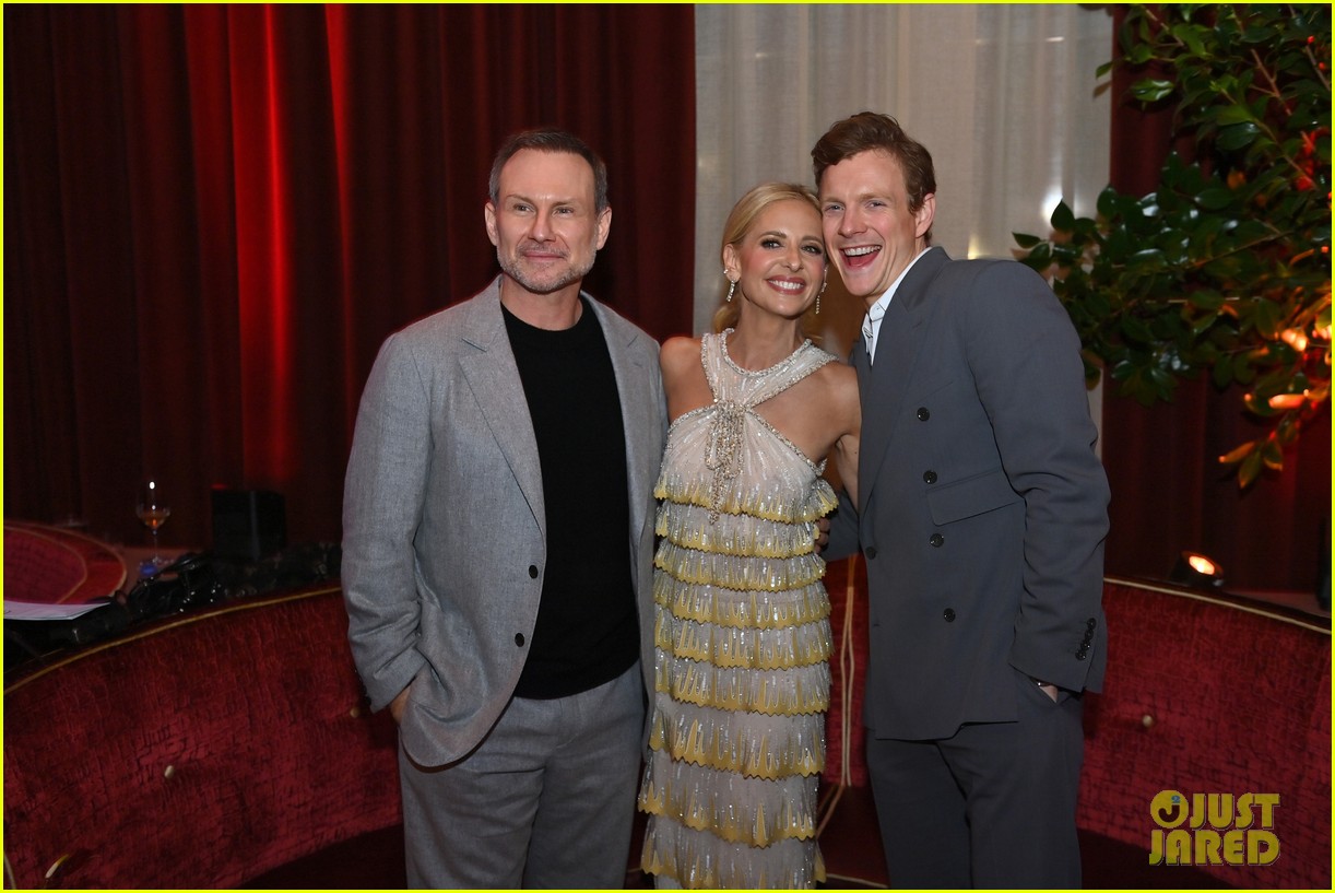 Sarah Michelle Gellar, Christian Slater, Patrick Gibson, & Michael C ...