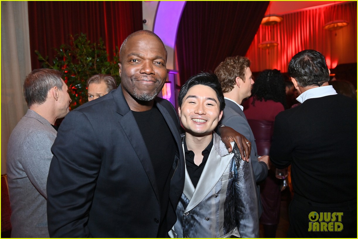 Sarah Michelle Gellar, Christian Slater, Patrick Gibson, & Michael C ...