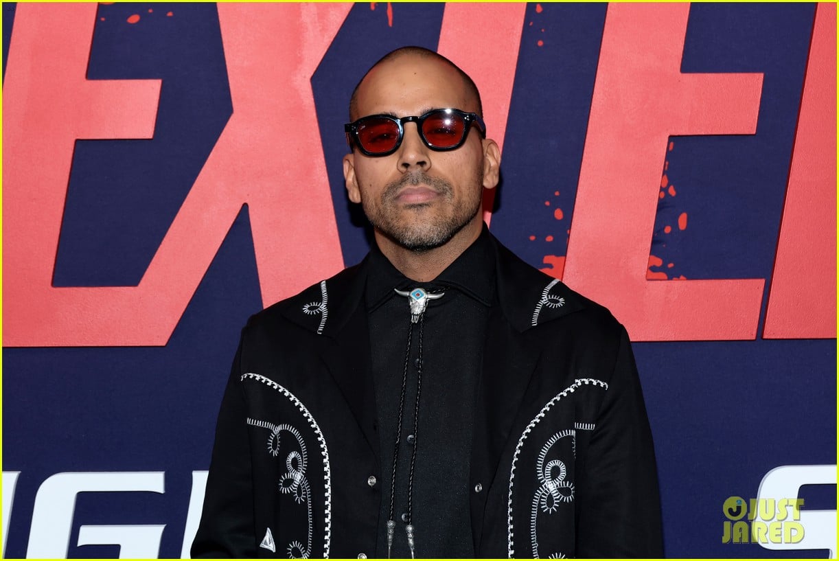 Sarah Michelle Gellar, Christian Slater, Patrick Gibson, & Michael C ...