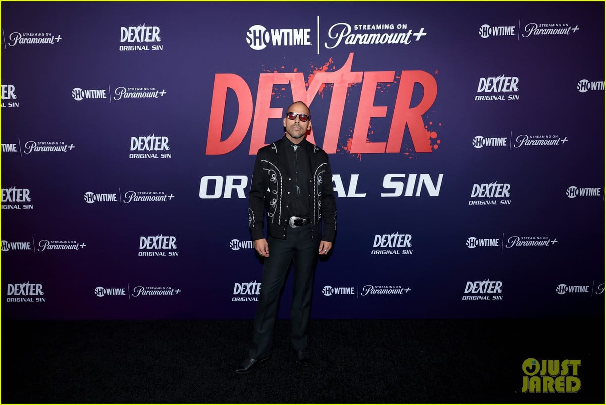 Sarah Michelle Gellar, Christian Slater, Patrick Gibson, & Michael C ...