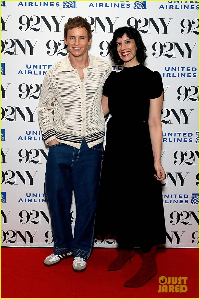 Eddie Redmayne Cast Alongside Julia Roberts & Elizabeth Olsen in New Movie 'Panic Carefully ...