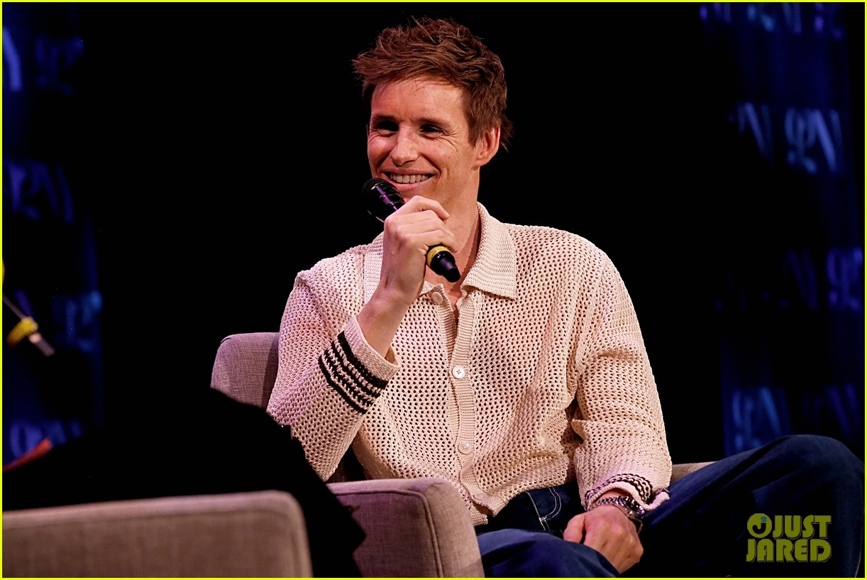 Eddie Redmayne Cast Alongside Julia Roberts & Elizabeth Olsen in New ...