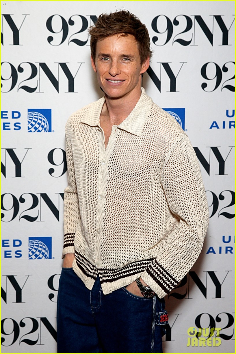 Eddie Redmayne Cast Alongside Julia Roberts & Elizabeth Olsen in New ...