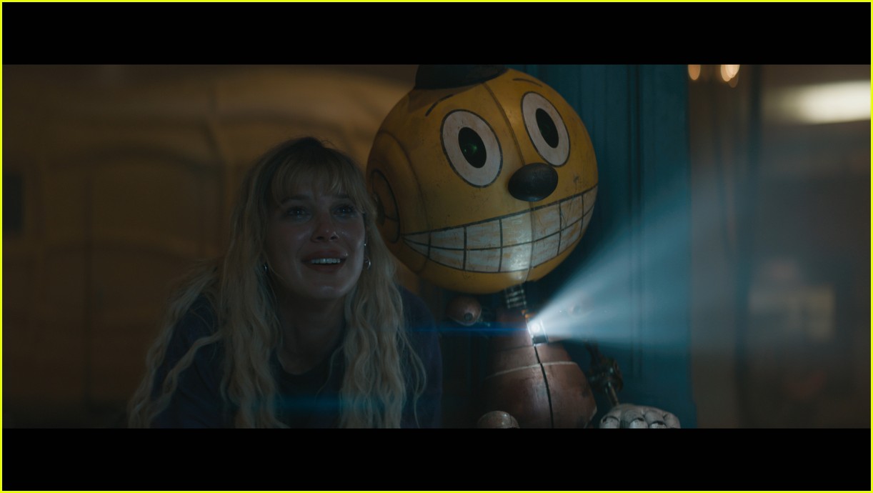 'The Electric State' Trailer: Millie Bobby Brown Searches For Lost ...