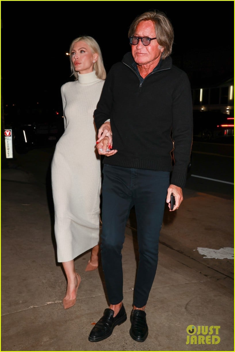 Gigi Hadid & Boyfriend Bradley Cooper Meet Her Dad Mohamed & Girlfriend ...