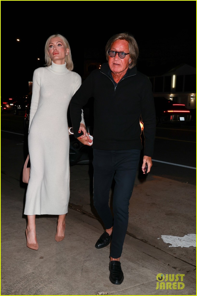 Gigi Hadid & Boyfriend Bradley Cooper Meet Her Dad Mohamed & Girlfriend ...