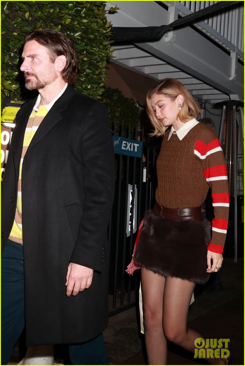 Gigi Hadid & Boyfriend Bradley Cooper Meet Her Dad Mohamed & Girlfriend ...