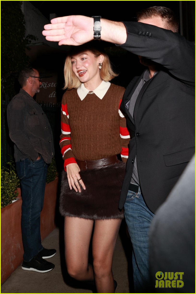 Gigi Hadid & Boyfriend Bradley Cooper Meet Her Dad Mohamed & Girlfriend ...