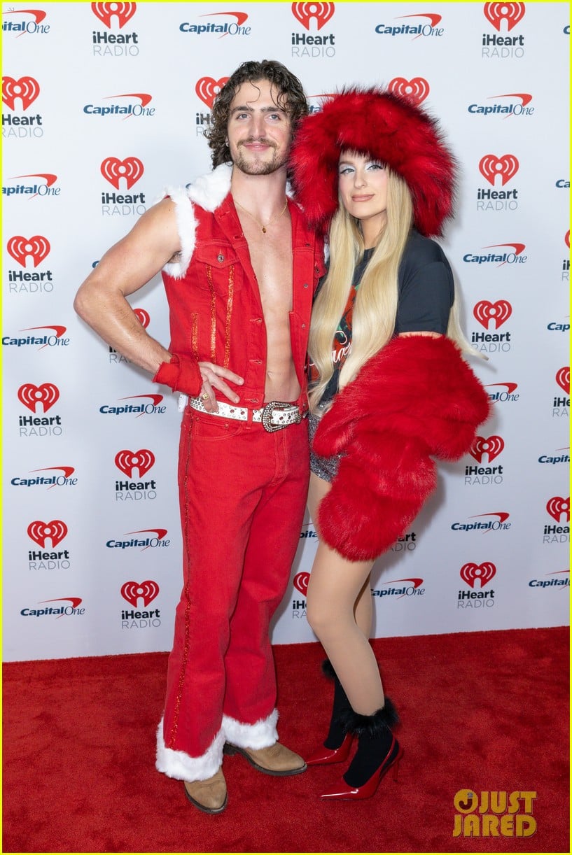 Benson Boone Bares Abs at Jingle Ball L.A. as Meghan Trainor, Madison ...