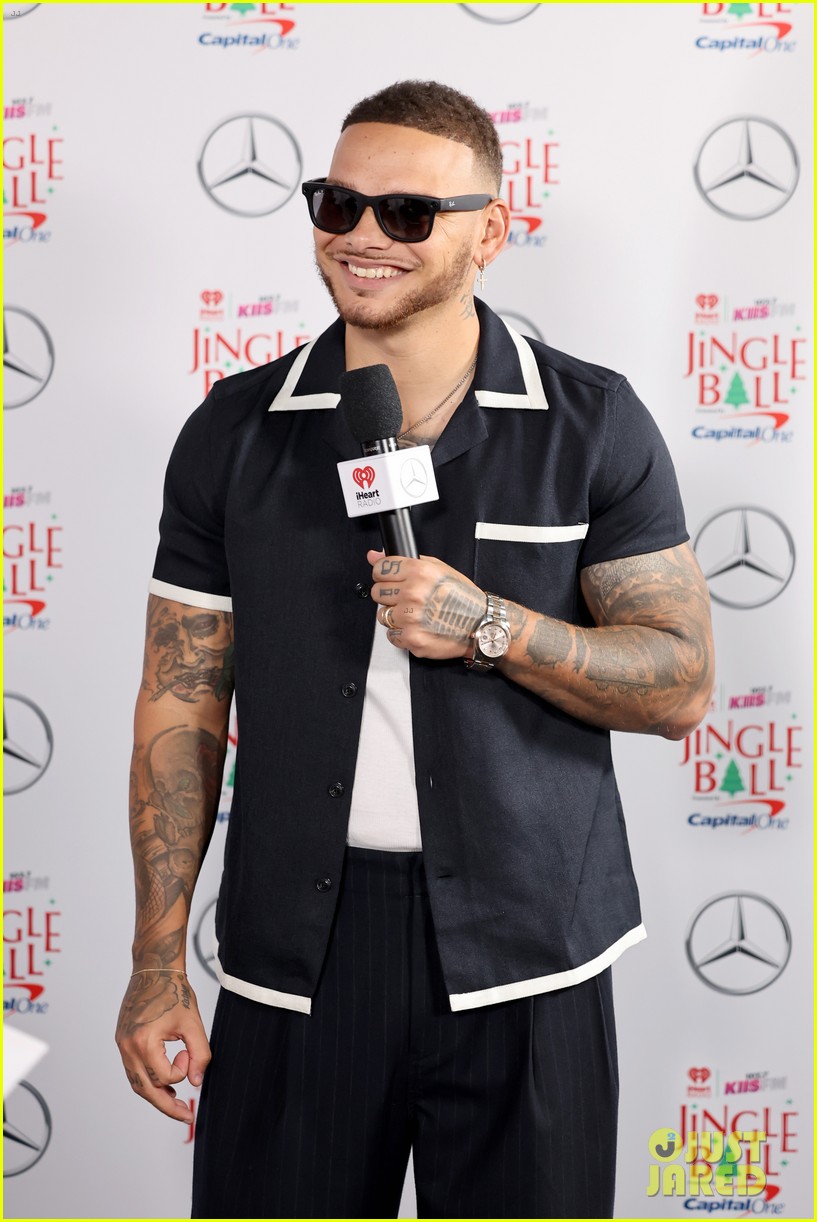 Benson Boone Bares Abs at Jingle Ball L.A. as Meghan Trainor, Madison ...