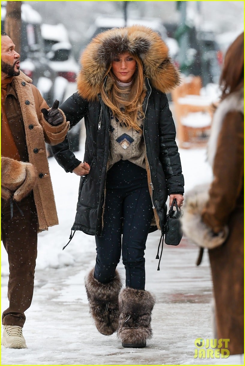 Jennifer Lopez Gives Inside Look at Christmas With Her Family!: Photo ...