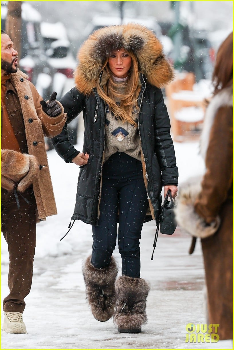 Jennifer Lopez Gives Inside Look at Christmas With Her Family!: Photo ...