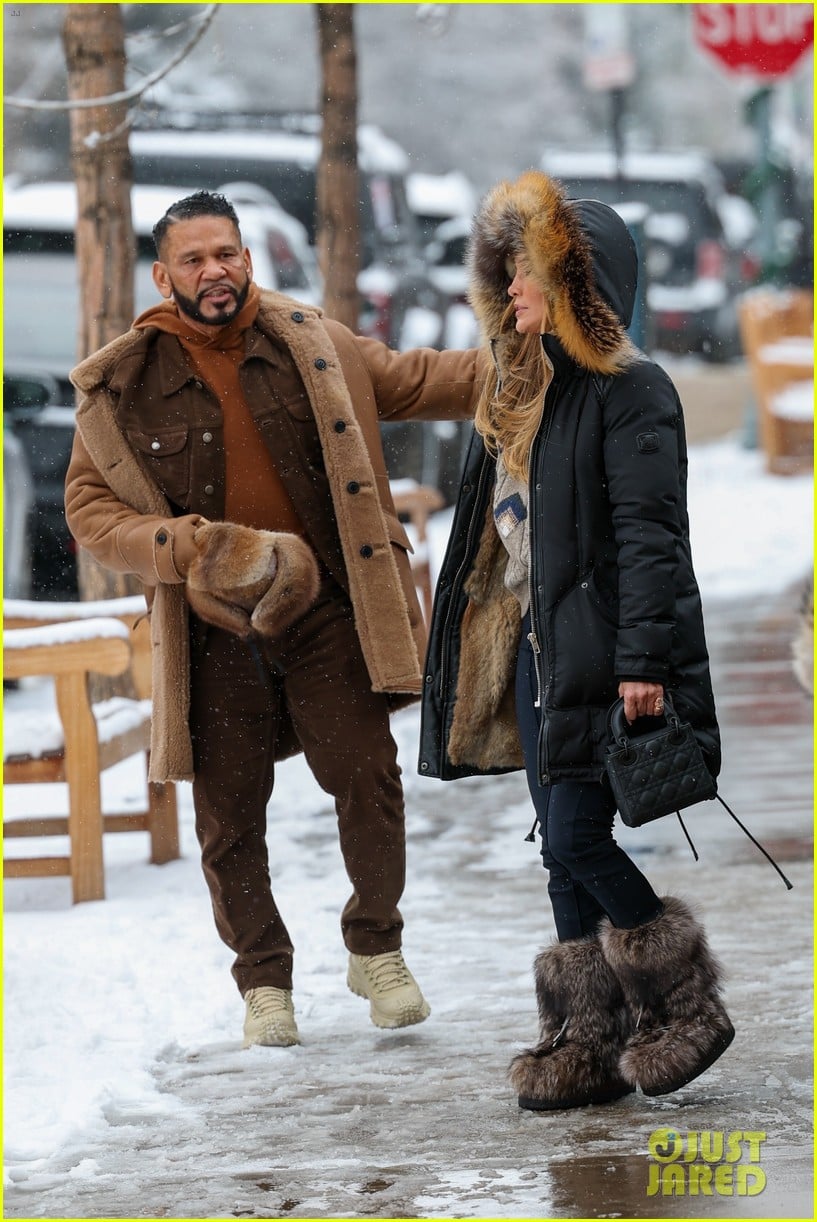 Jennifer Lopez Gives Inside Look at Christmas With Her Family!: Photo ...