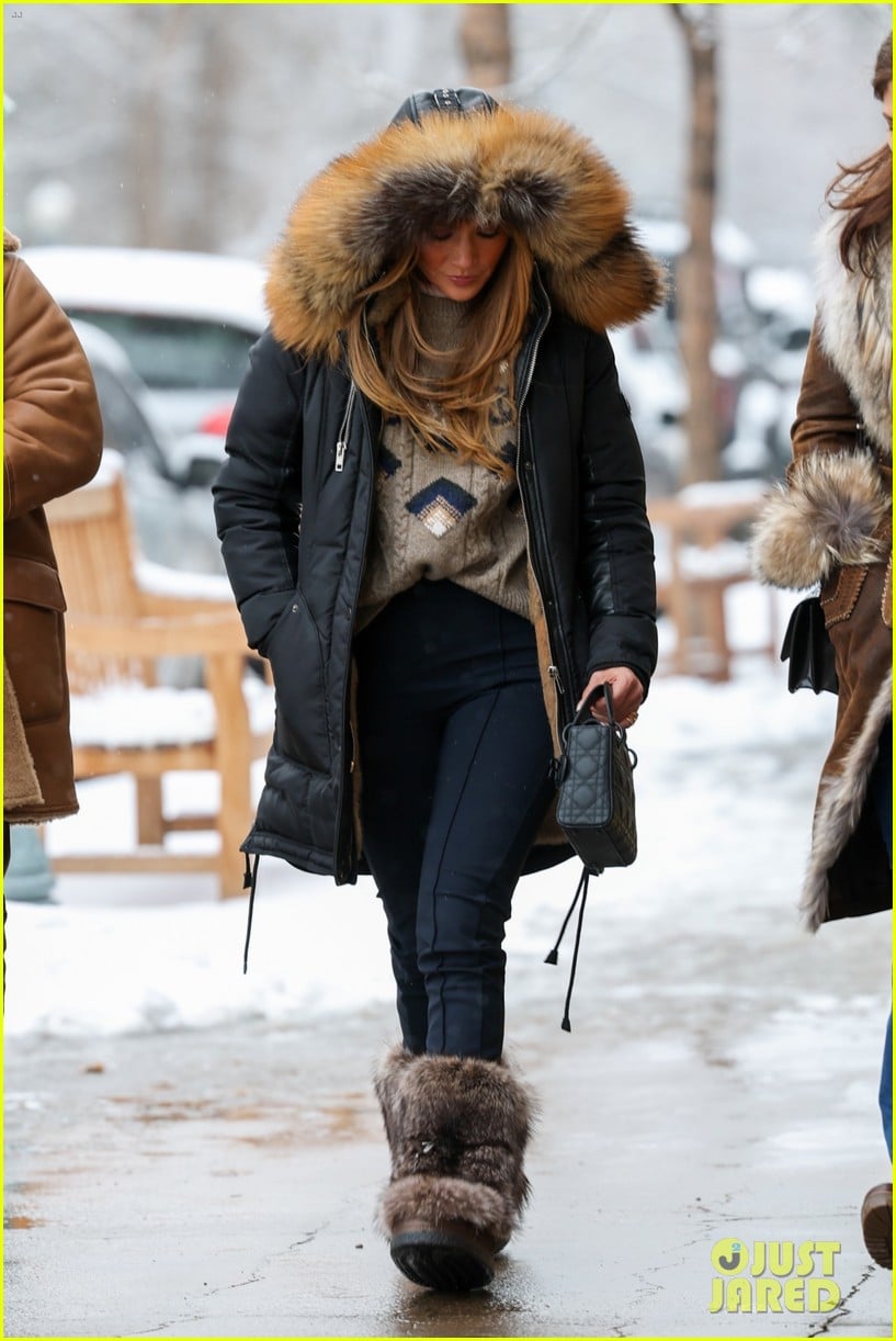 Jennifer Lopez Gives Inside Look at Christmas With Her Family!: Photo ...