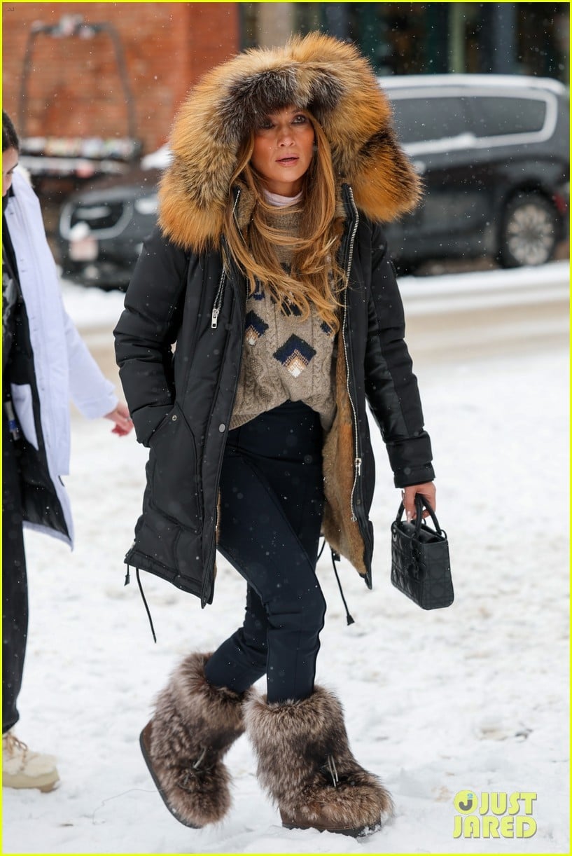 Jennifer Lopez Gives Inside Look at Christmas With Her Family!: Photo ...