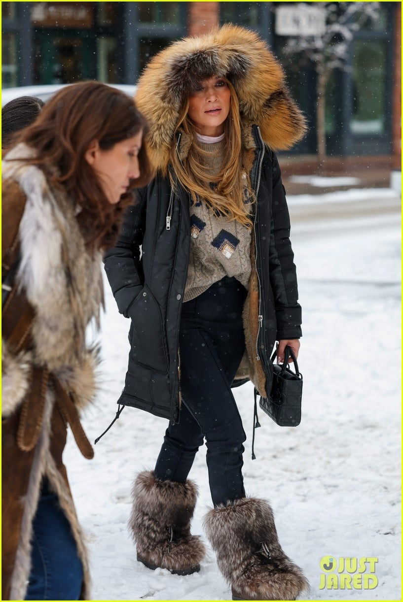 Jennifer Lopez Gives Inside Look at Christmas With Her Family!: Photo ...