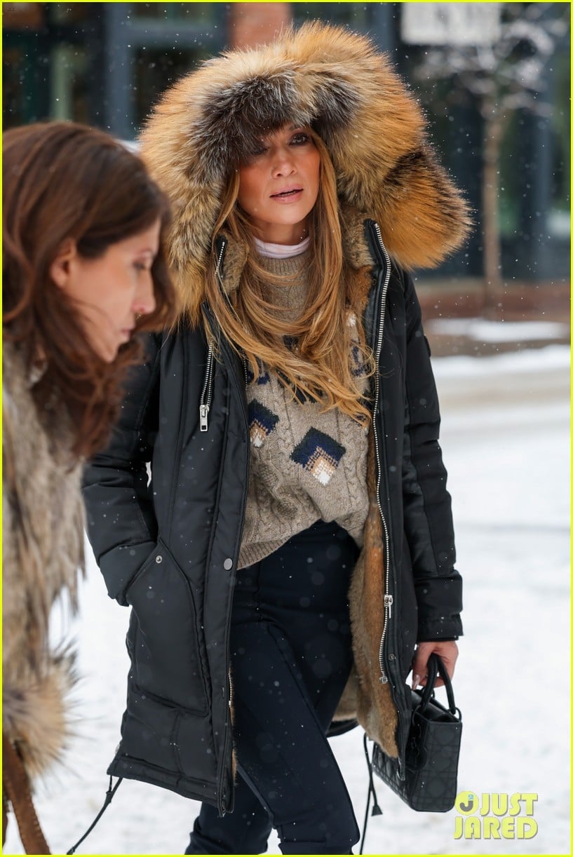 Jennifer Lopez Gives Inside Look at Christmas With Her Family!: Photo ...