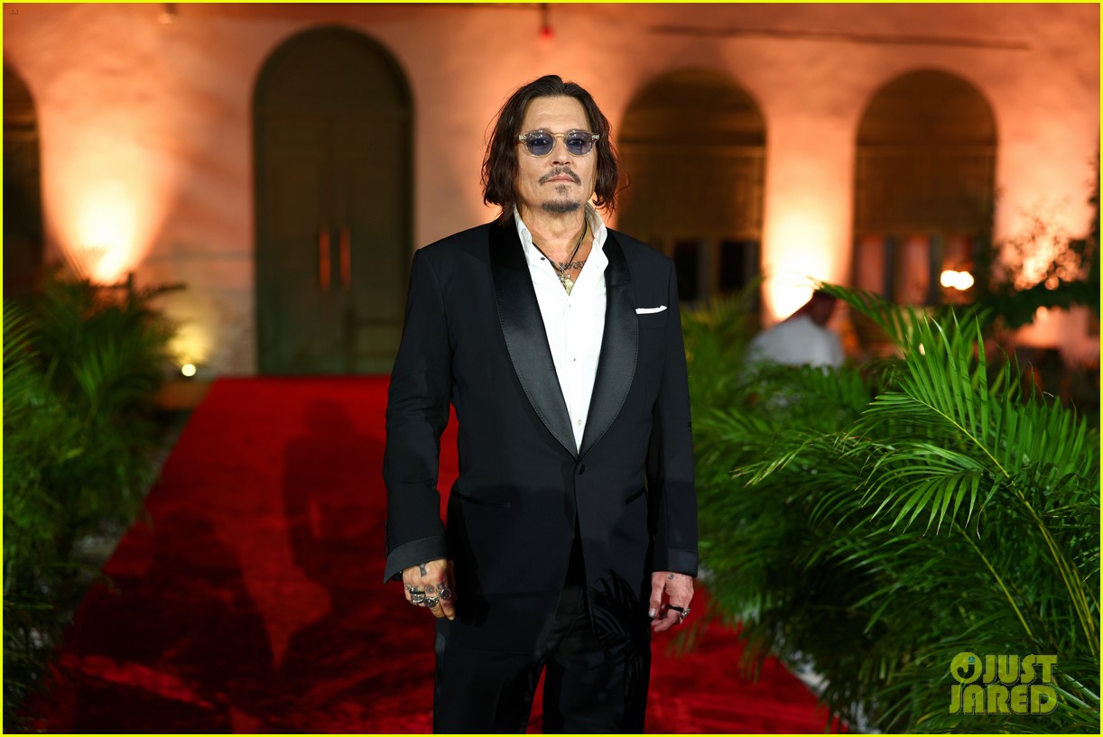 Johnny Depp Promotes His Movie 'Modi, Three Days on the Wings of ...