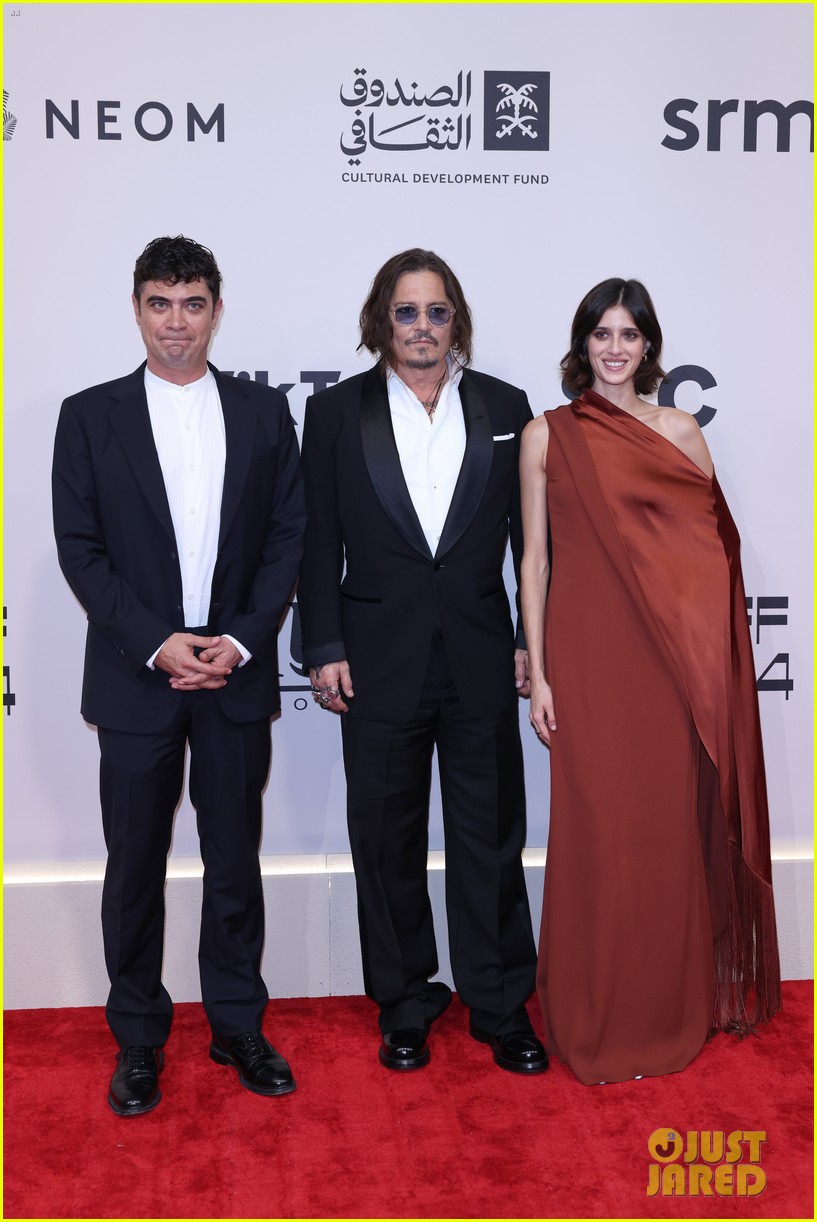 Johnny Depp Promotes His Movie 'Modi, Three Days on the Wings of ...