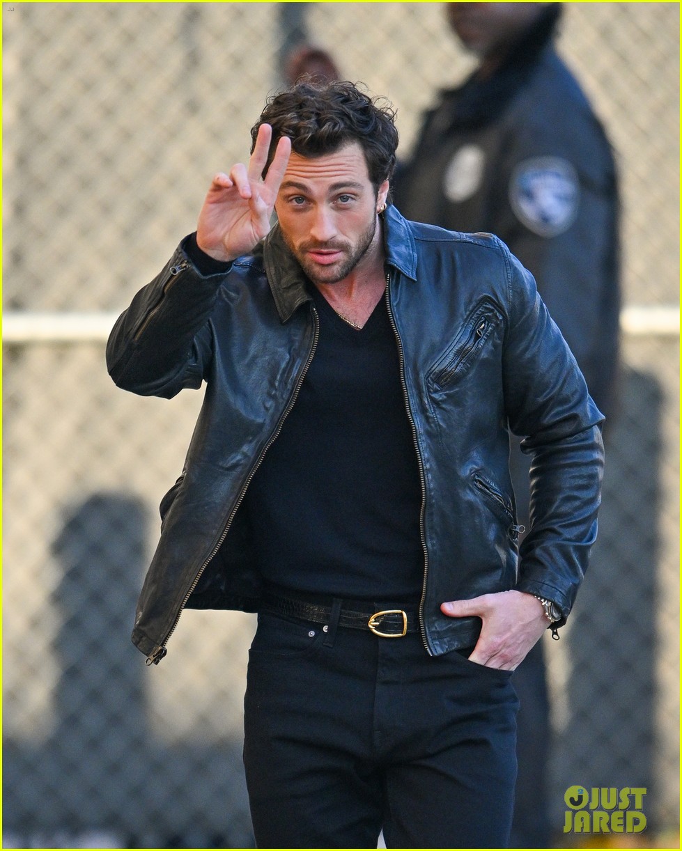 Aaron Taylor Johnson's '28 Years Later' Trailer Promises a Thrilling ...